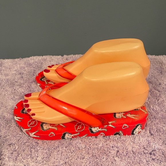 Betty Boop | Shoes | Betty Boop Flip Flop Thong Sandal Red Hearts ...